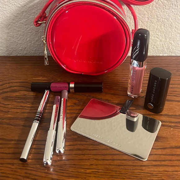 Marc Jacobs | Makeup | New Marc Jacobs 8 Piece Set Crossbody Bag | Poshmark